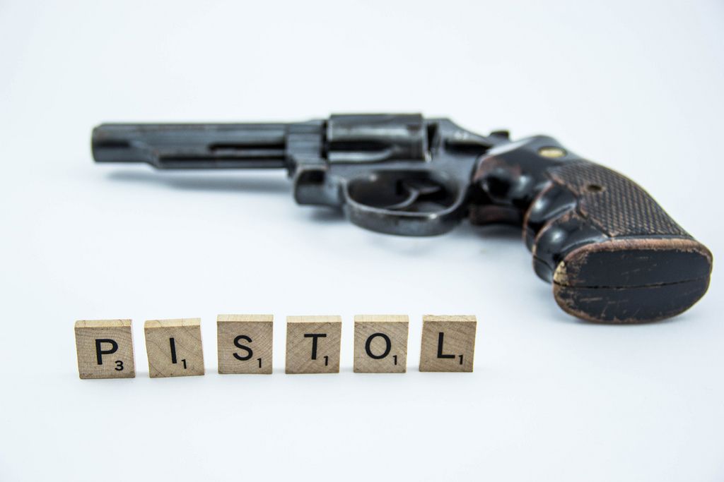 Letters Reading PISTOL Creative Commons Bilder